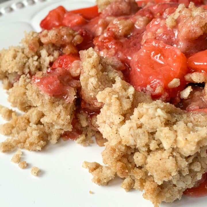 Easy Strawberry Crisp - Hot Rod's Recipes