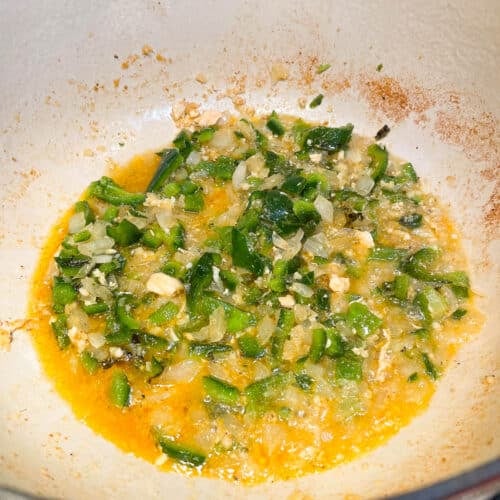 Copycat Cheesecake Factory Chicken Chili - Hot Rod's Recipes